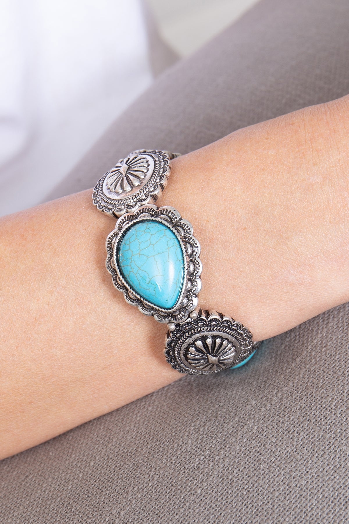 WESTERN CONCHO WITH NATURAL STONE BRACELET – Riah Fashion
